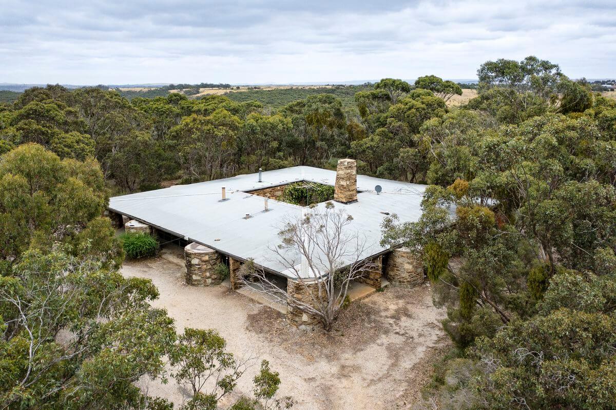 The Boyd Baker House: A Mid-Century Gem Nestled in Serene Bushland