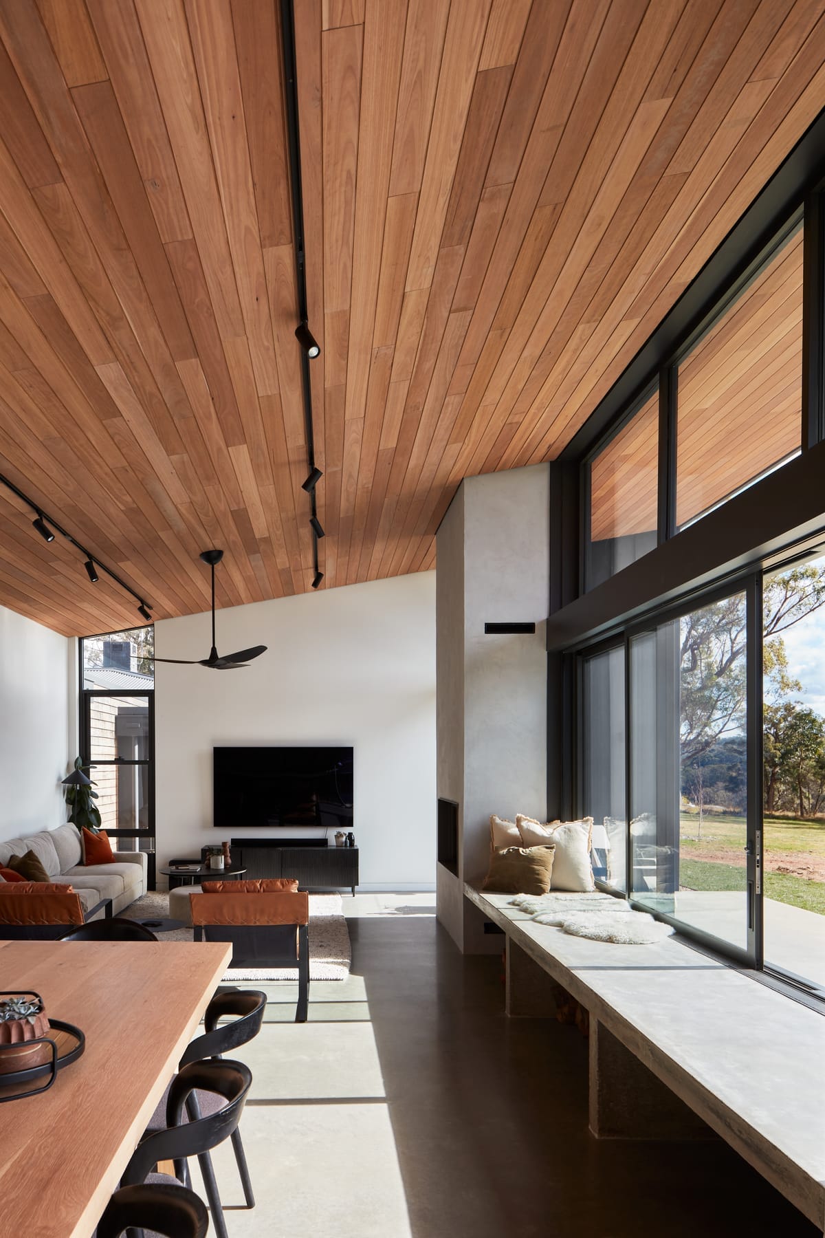 House Woodlands by AO Design Studio