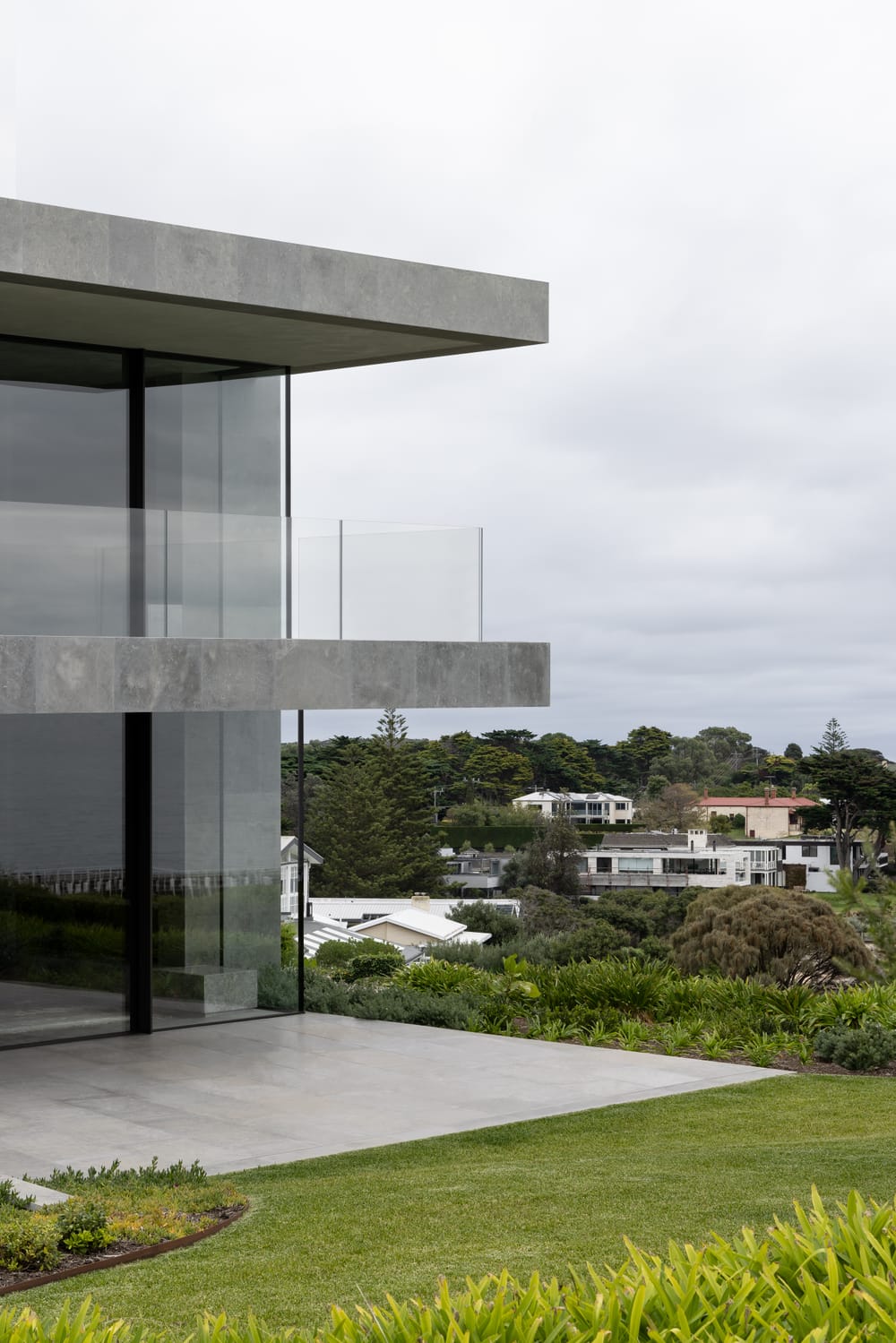 Cliff House by Finnis Architecture and Interiors